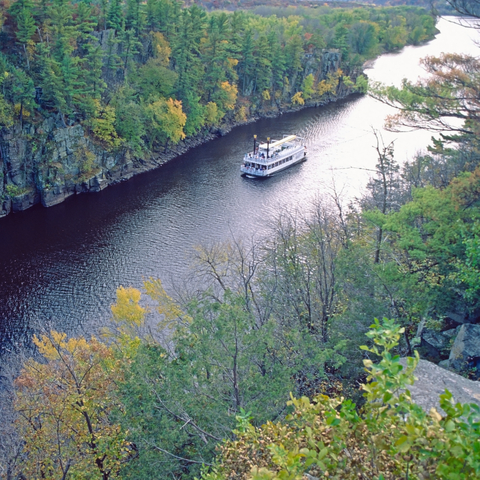 Interactive Map of wisconsin's National Parks and State Parks